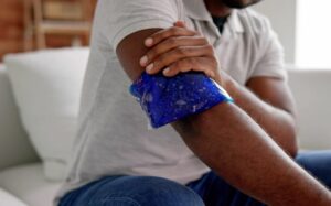 How to Use Ice Packs to Treat Injuries - Effective Use!