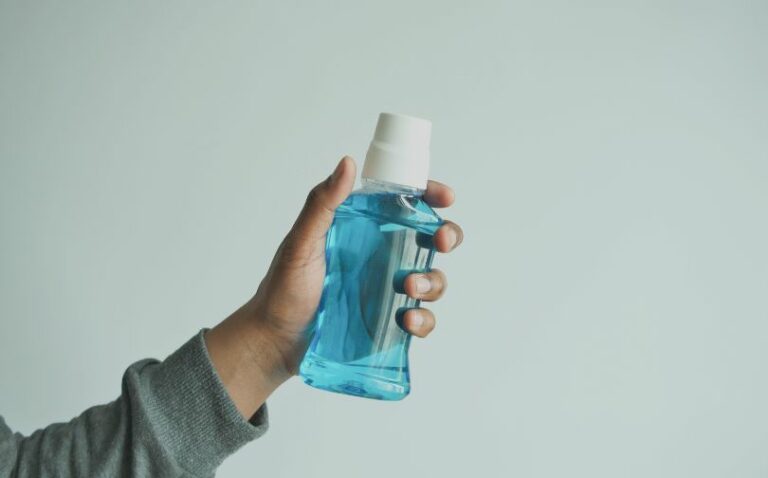 How To Use Emergency Eye Wash [First Aid Guide]